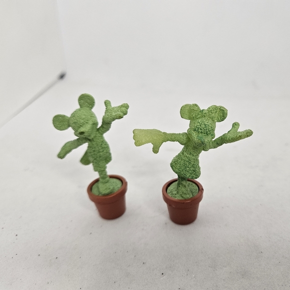 Disney | Toys | Disney World Mickey Minnie Mouse Topiary Hedge Figures ...
